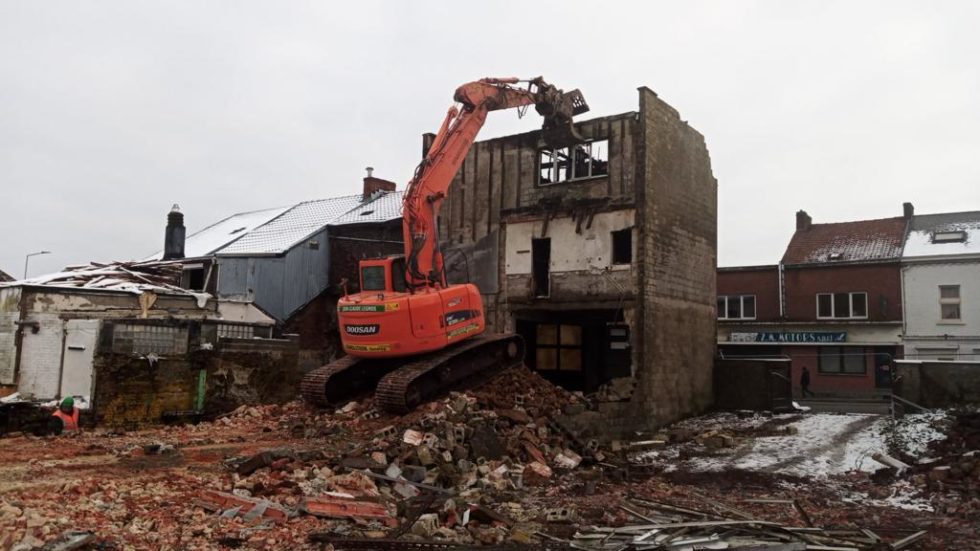 Démolition d’un ensemble de 8 maisons et d’un garage automobile ...